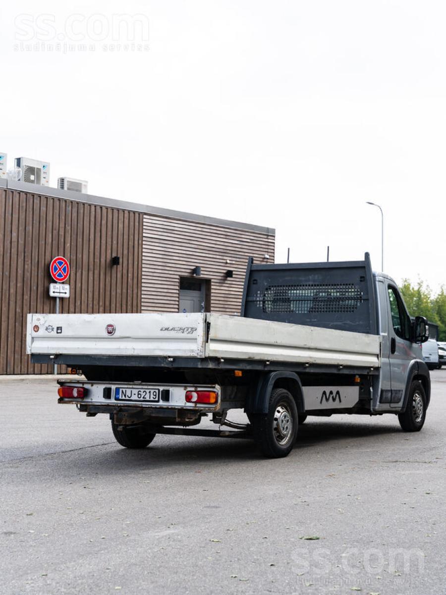 Grey Fiat Ducato 2015 in Riga, with an engine capacity of 2.30 L and mileage of 205 thousand km for 10850 €, photo 5 on AUTOMOTO.COM.LV