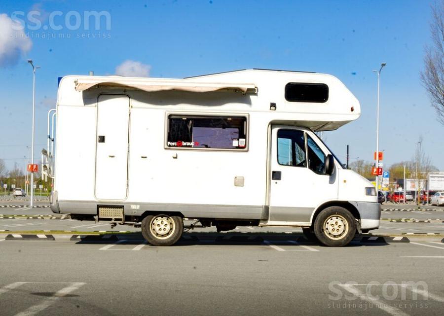 White Fiat Ducato 2002 in Riga, with an engine capacity of 2.00 L and mileage of 208 thousand km for 9990 €, photo 9 on AUTOMOTO.COM.LV