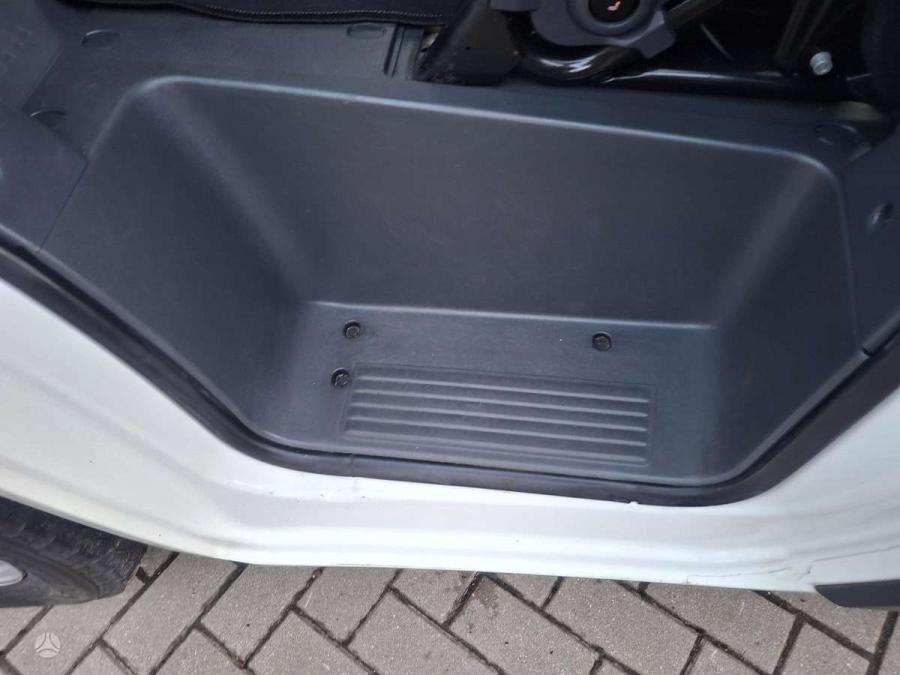 Balts Fiat Ducato 2009 Jurbarkas, ar dzinēja tilpumu 2.30 L un nobraukumu 37 tūkst. km par 10800 €, foto 28 vietnē AUTOMOTO.COM.LV