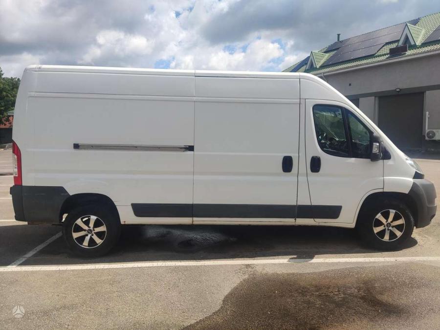 White Fiat Ducato 2011 in Siauliai, with an engine capacity of 2.29 L and mileage of 326 thousand km for 3800 €, photo 6 on AUTOMOTO.COM.LV