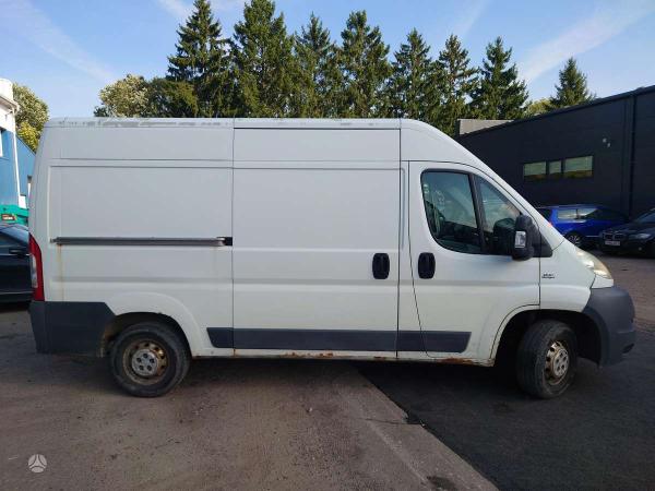 White Fiat Ducato 2011 in Vilnius, with an engine capacity of 2.29 L and mileage of 253 thousand km for 4900 €, photo 3 on AUTOMOTO.COM.LV