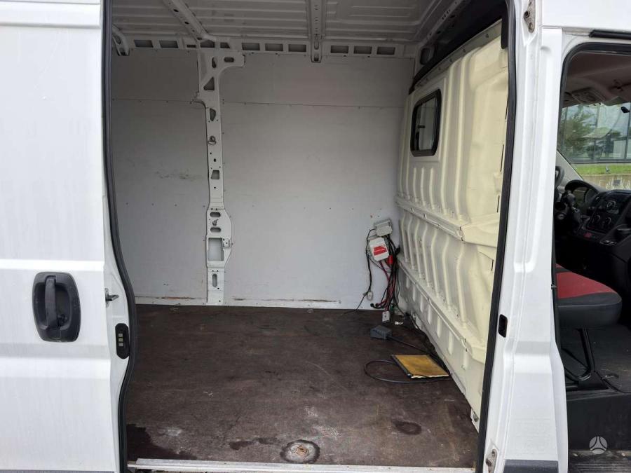 White Fiat Ducato 2012 in Panevezys, with an engine capacity of 2.29 L and mileage of 176 thousand km for 5500 €, photo 26 on AUTOMOTO.COM.LV
