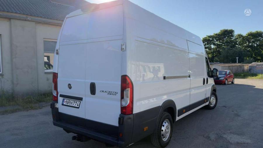 White Fiat Ducato 2014 in Siauliai, with an engine capacity of 2.30 L and mileage of 290 thousand km for 9200 €, photo 5 on AUTOMOTO.COM.LV