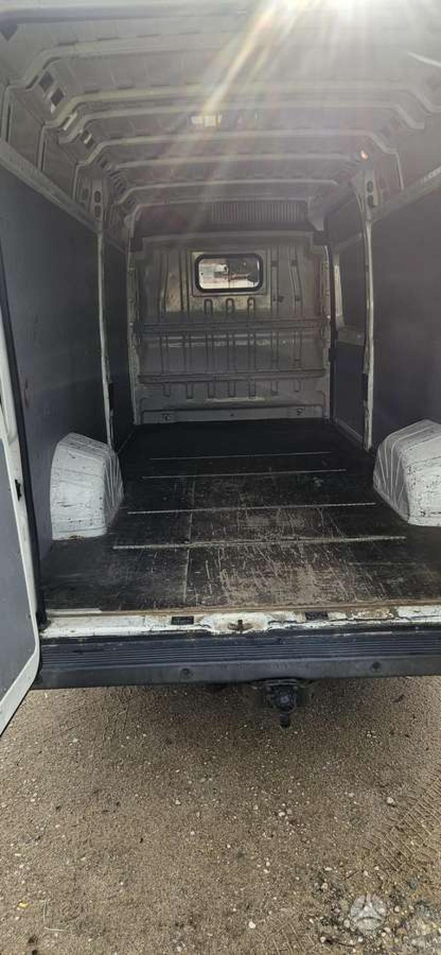 White Fiat Ducato 2014 in Ignalina, with an engine capacity of 3.00 L and mileage of 315 thousand km for 5200 €, photo 11 on AUTOMOTO.COM.LV