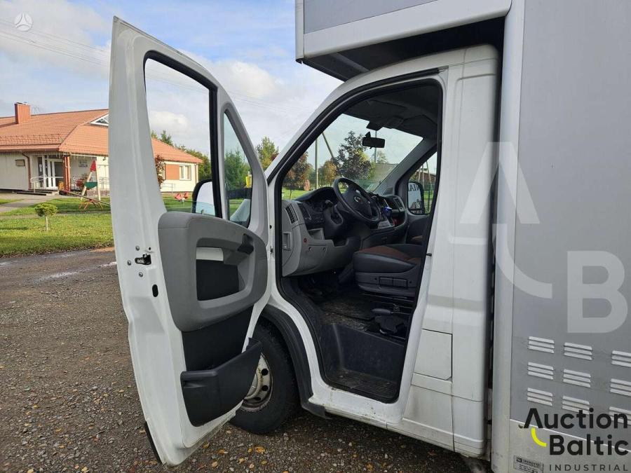 White Fiat Ducato 2015 in Raseiniai, with an engine capacity of 3.00 L and mileage of 0 thousand km for 18000 €, photo 7 on AUTOMOTO.COM.LV