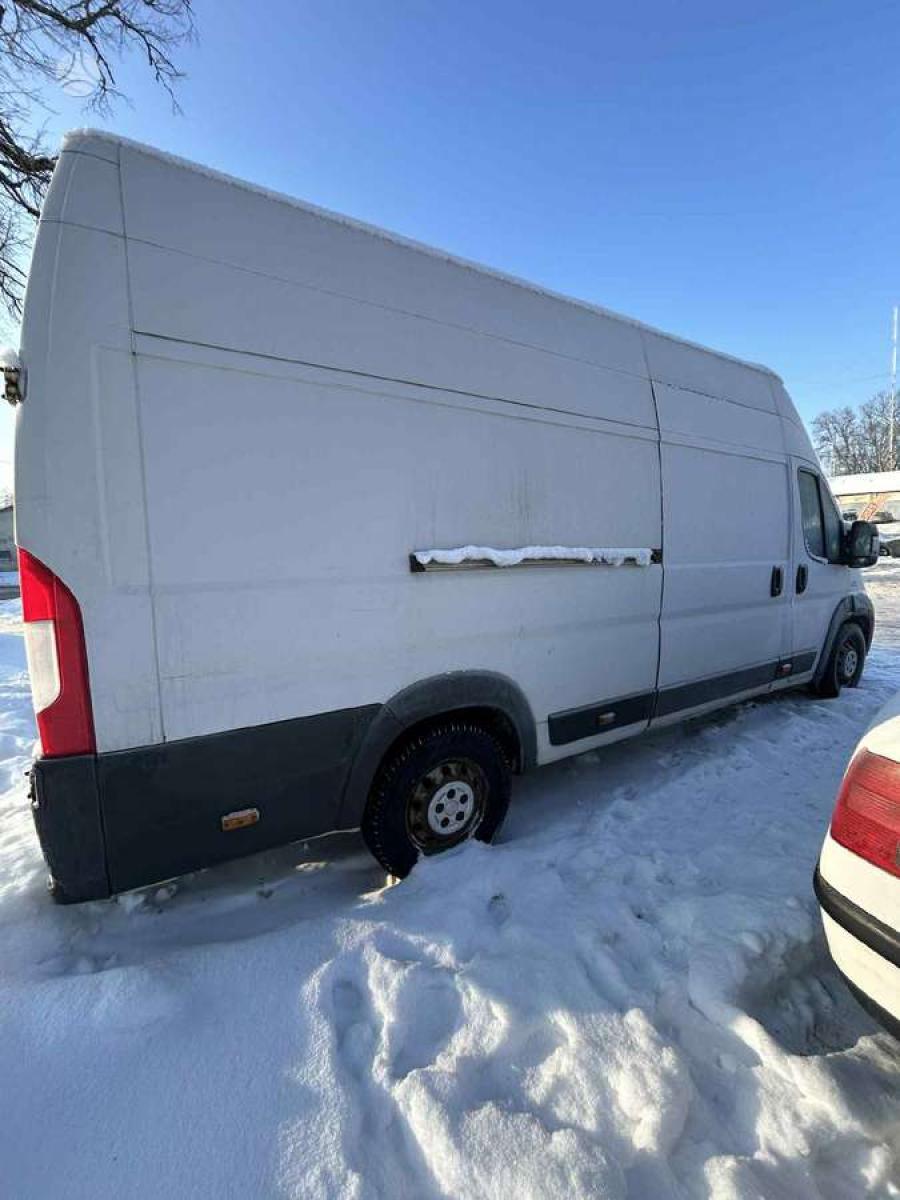White Fiat Ducato 2015 in Vilnius, with an engine capacity of 3.00 L and mileage of 440 thousand km for 3200 €, photo 3 on AUTOMOTO.COM.LV