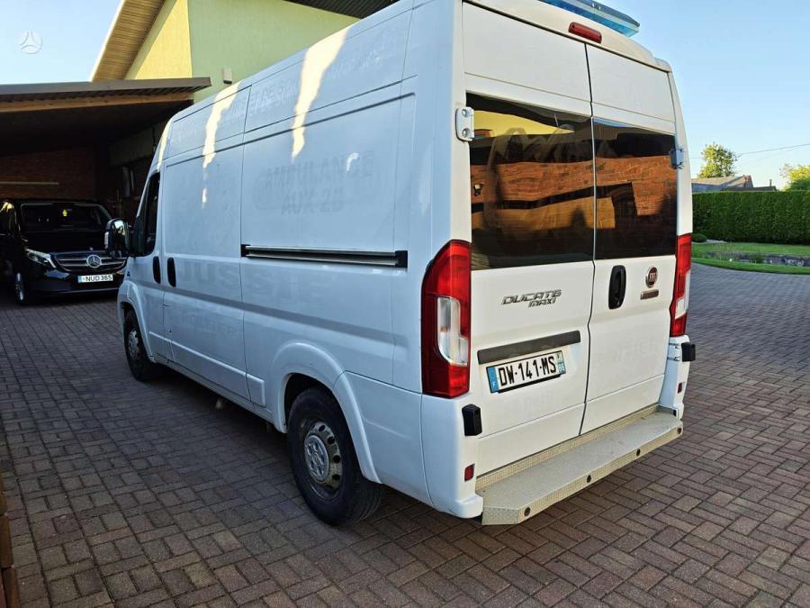 White Fiat Ducato 2015 in Taurage, with an engine capacity of 2.30 L and mileage of 360 thousand km for 6900 €, photo 8 on AUTOMOTO.COM.LV