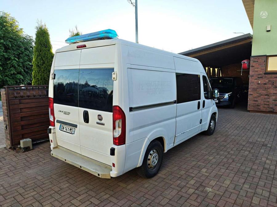 White Fiat Ducato 2015 in Taurage, with an engine capacity of 2.30 L and mileage of 360 thousand km for 6900 €, photo 5 on AUTOMOTO.COM.LV