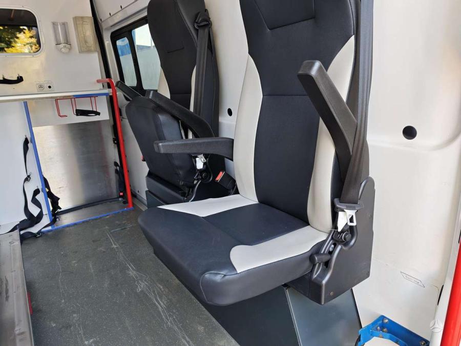 White Fiat Ducato 2015 in Taurage, with an engine capacity of 2.30 L and mileage of 360 thousand km for 6900 €, photo 13 on AUTOMOTO.COM.LV