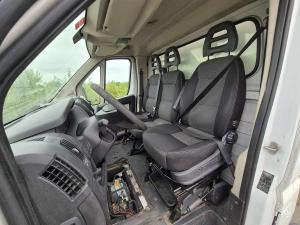 White Fiat Ducato 2015 in Taurage, with an engine capacity of 2.30 L and mileage of 300 thousand km for 8470 €, photo 7 on AUTOMOTO.COM.LV