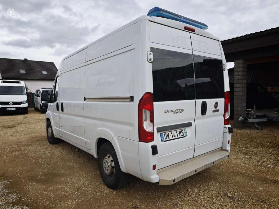 White Fiat Ducato 2015 in Taurage, with an engine capacity of 2.30 L and mileage of 398 thousand km for 7400 €, photo 4 on AUTOMOTO.COM.LV