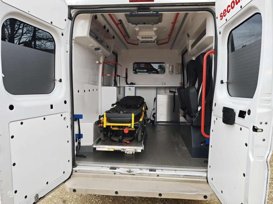 White Fiat Ducato 2015 in Taurage, with an engine capacity of 2.30 L and mileage of 398 thousand km for 7400 €, photo 22 on AUTOMOTO.COM.LV