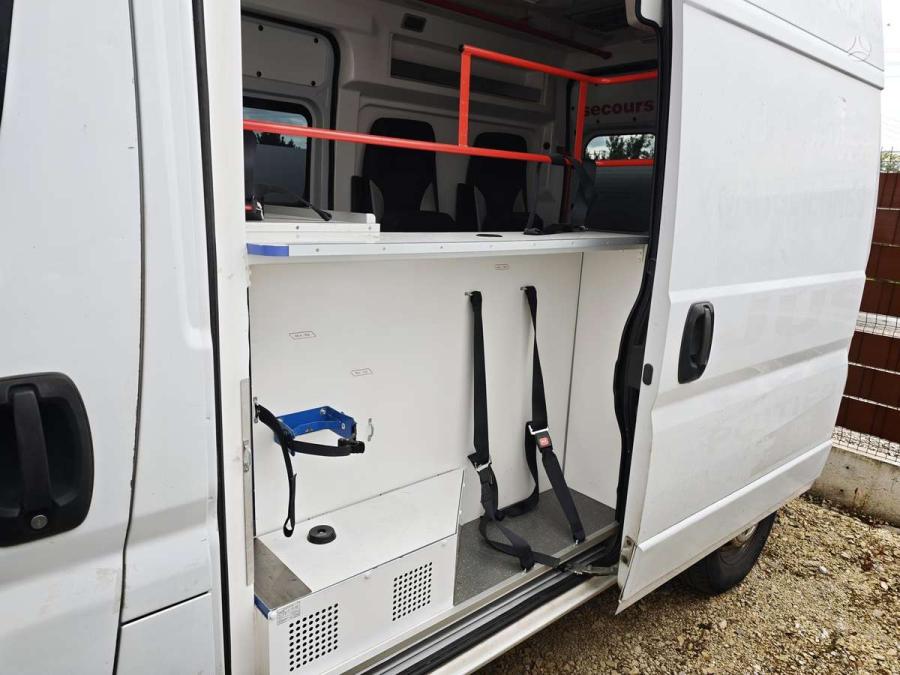 White Fiat Ducato 2015 in Taurage, with an engine capacity of 2.30 L and mileage of 398 thousand km for 7400 €, photo 23 on AUTOMOTO.COM.LV
