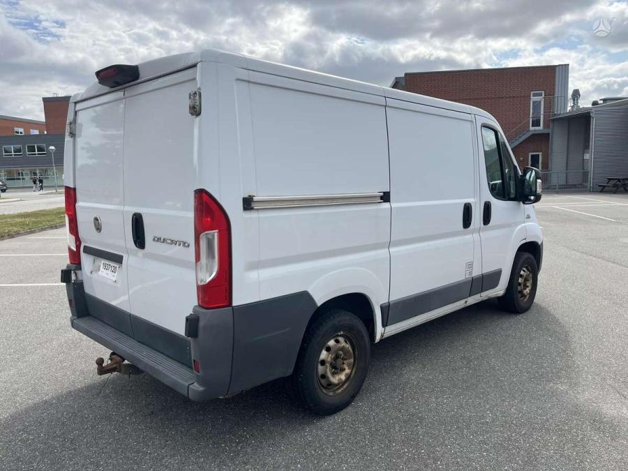 White Fiat Ducato 2015 in Vilnius, with an engine capacity of 2.29 L and mileage of 340 thousand km for 4500 €, photo 5 on AUTOMOTO.COM.LV