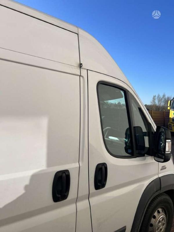 White Fiat Ducato 2016 in Vilnius, with an engine capacity of 2.29 L and mileage of 259 thousand km for 8000 €, photo 3 on AUTOMOTO.COM.LV