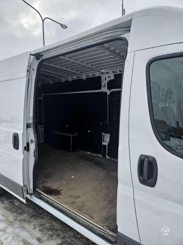 White Fiat Ducato 2016 in Vilnius, with an engine capacity of 2.30 L and mileage of 472 thousand km for 7500 €, photo 8 on AUTOMOTO.COM.LV