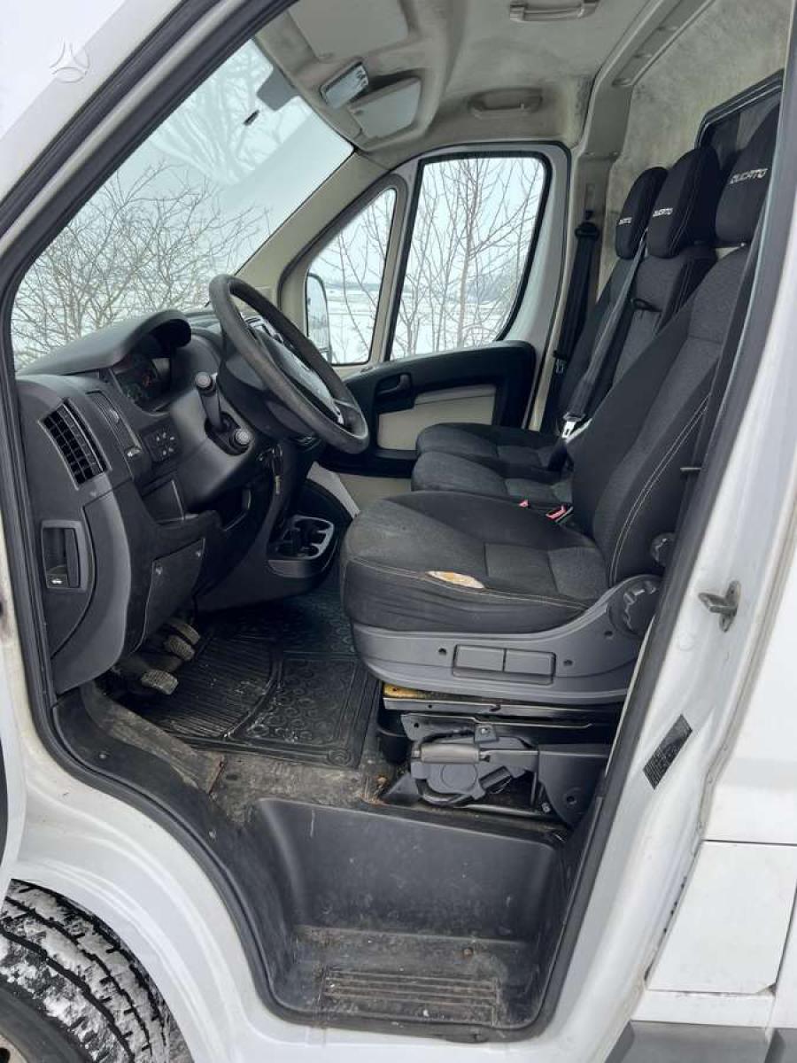 White Fiat Ducato 2017 in Marijampole, with an engine capacity of 2.30 L and mileage of 342 thousand km for 7000 €, photo 12 on AUTOMOTO.COM.LV