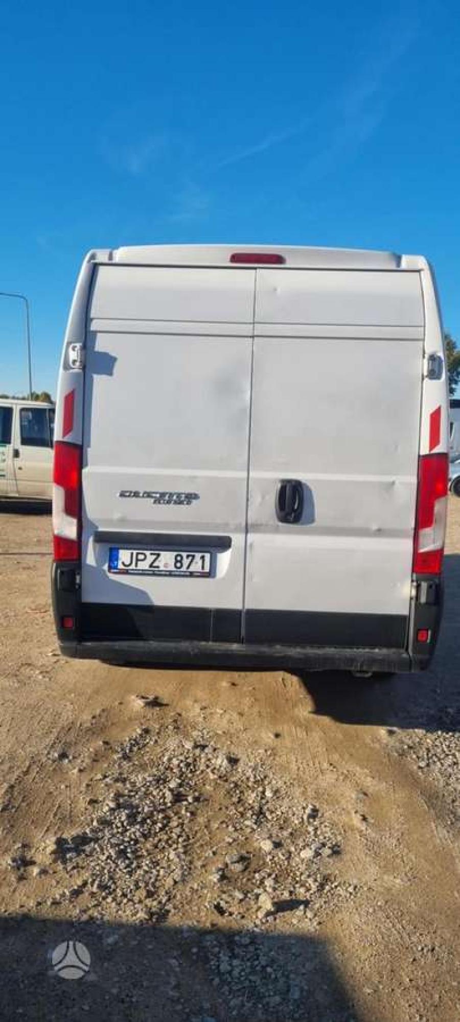 White Fiat Ducato 2017 in Kaunas, with an engine capacity of 2.29 L and mileage of 230 thousand km for 4200 €, photo 8 on AUTOMOTO.COM.LV