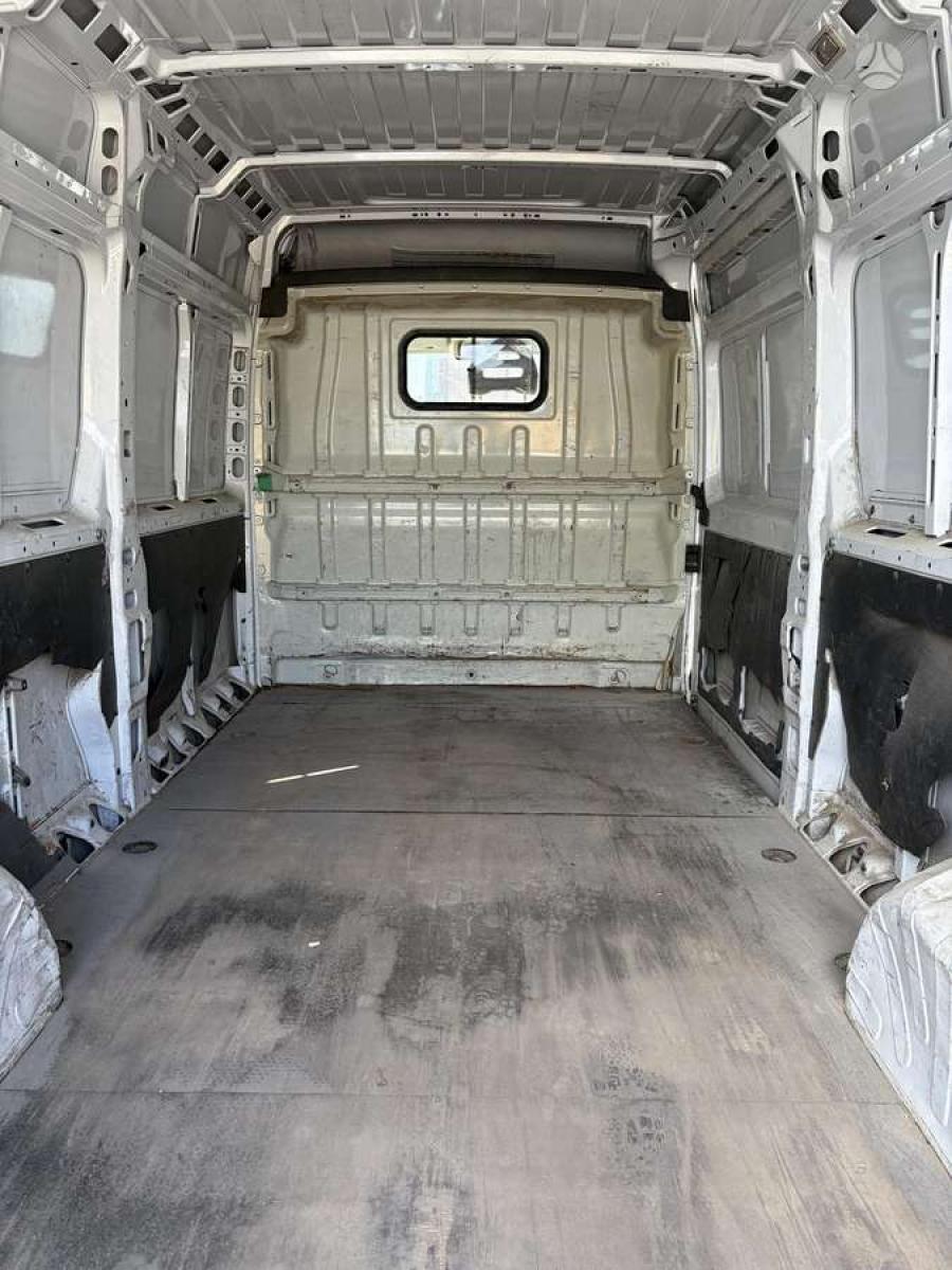 White Fiat Ducato 2017 in Kaunas, with an engine capacity of 2.30 L and mileage of 349 thousand km for 4600 €, photo 10 on AUTOMOTO.COM.LV