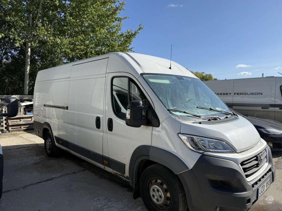 White Fiat Ducato 2017 in Vilnius, with an engine capacity of 2.29 L and mileage of 439 thousand km for 4200 €, photo 4 on AUTOMOTO.COM.LV