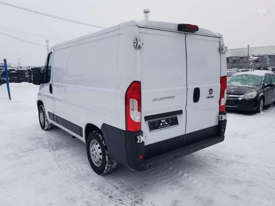 White Fiat Ducato 2018 in Kaunas, with an engine capacity of 2.29 L and mileage of 295 thousand km for 5999 €, photo 9 on AUTOMOTO.COM.LV