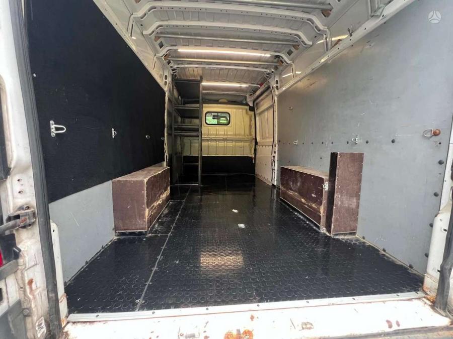 White Fiat Ducato 2018 in Vilnius, with an engine capacity of 2.30 L and mileage of 153 thousand km for 7300 €, photo 4 on AUTOMOTO.COM.LV