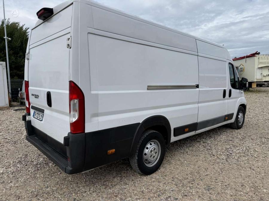 White Fiat Ducato 2018 in Vilnius, with an engine capacity of 2.30 L and mileage of 383 thousand km for 9900 €, photo 5 on AUTOMOTO.COM.LV