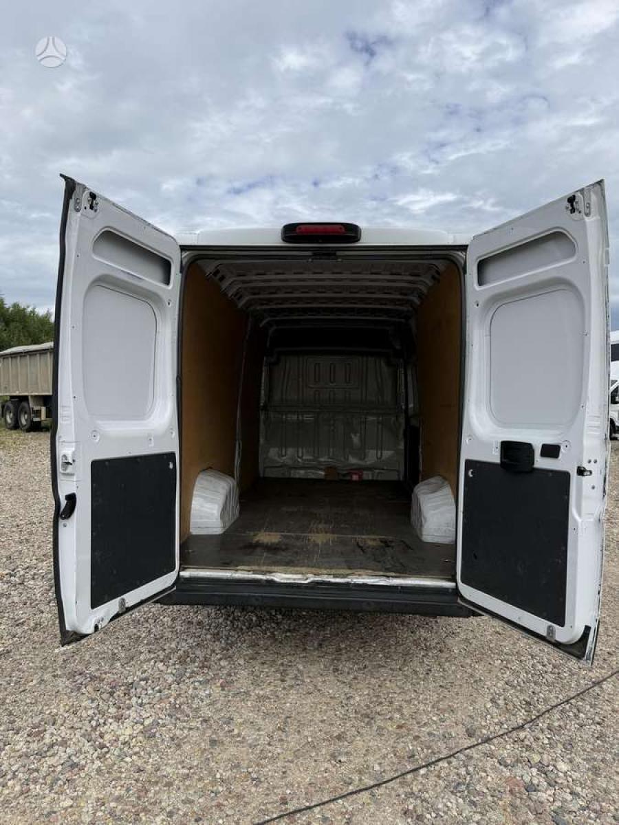 White Fiat Ducato 2018 in Vilnius, with an engine capacity of 2.30 L and mileage of 383 thousand km for 9900 €, photo 11 on AUTOMOTO.COM.LV