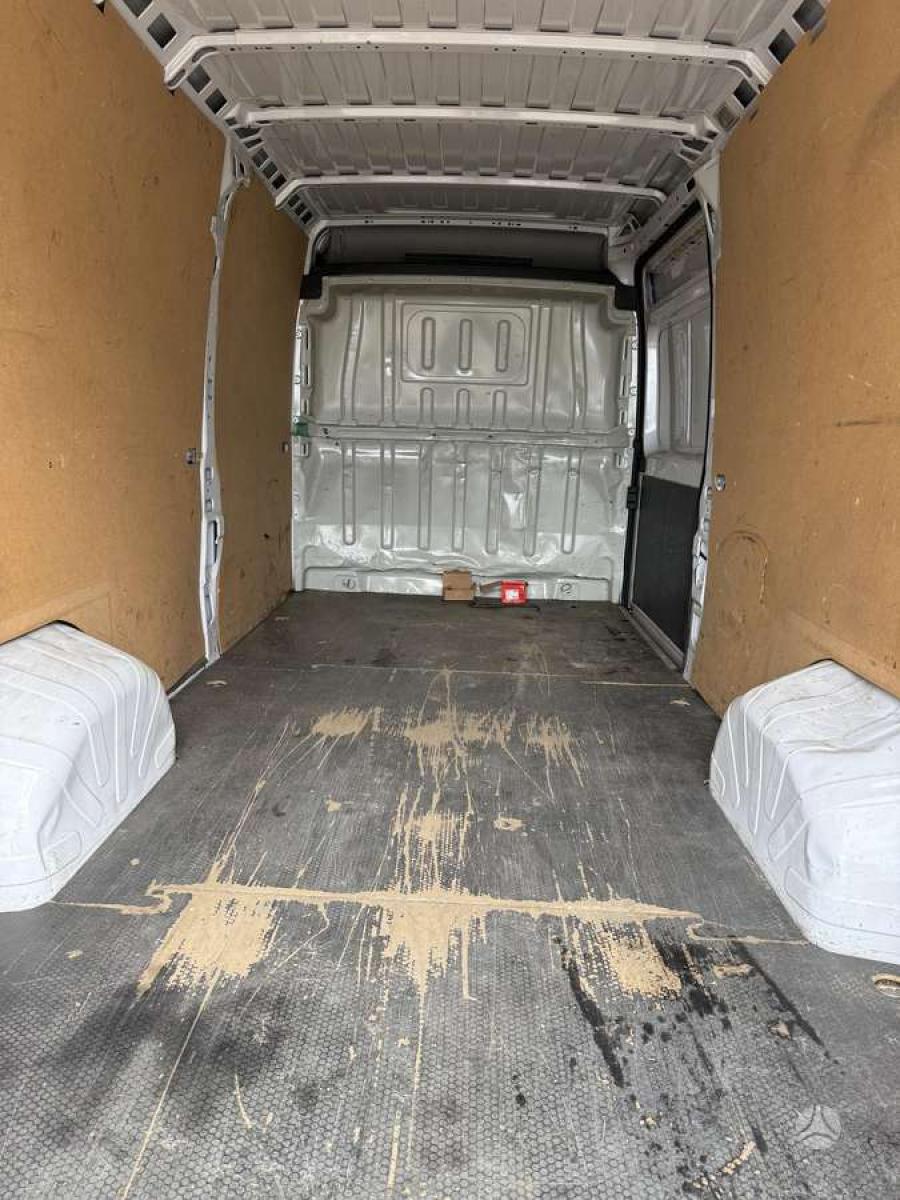White Fiat Ducato 2018 in Vilnius, with an engine capacity of 2.30 L and mileage of 383 thousand km for 9900 €, photo 12 on AUTOMOTO.COM.LV