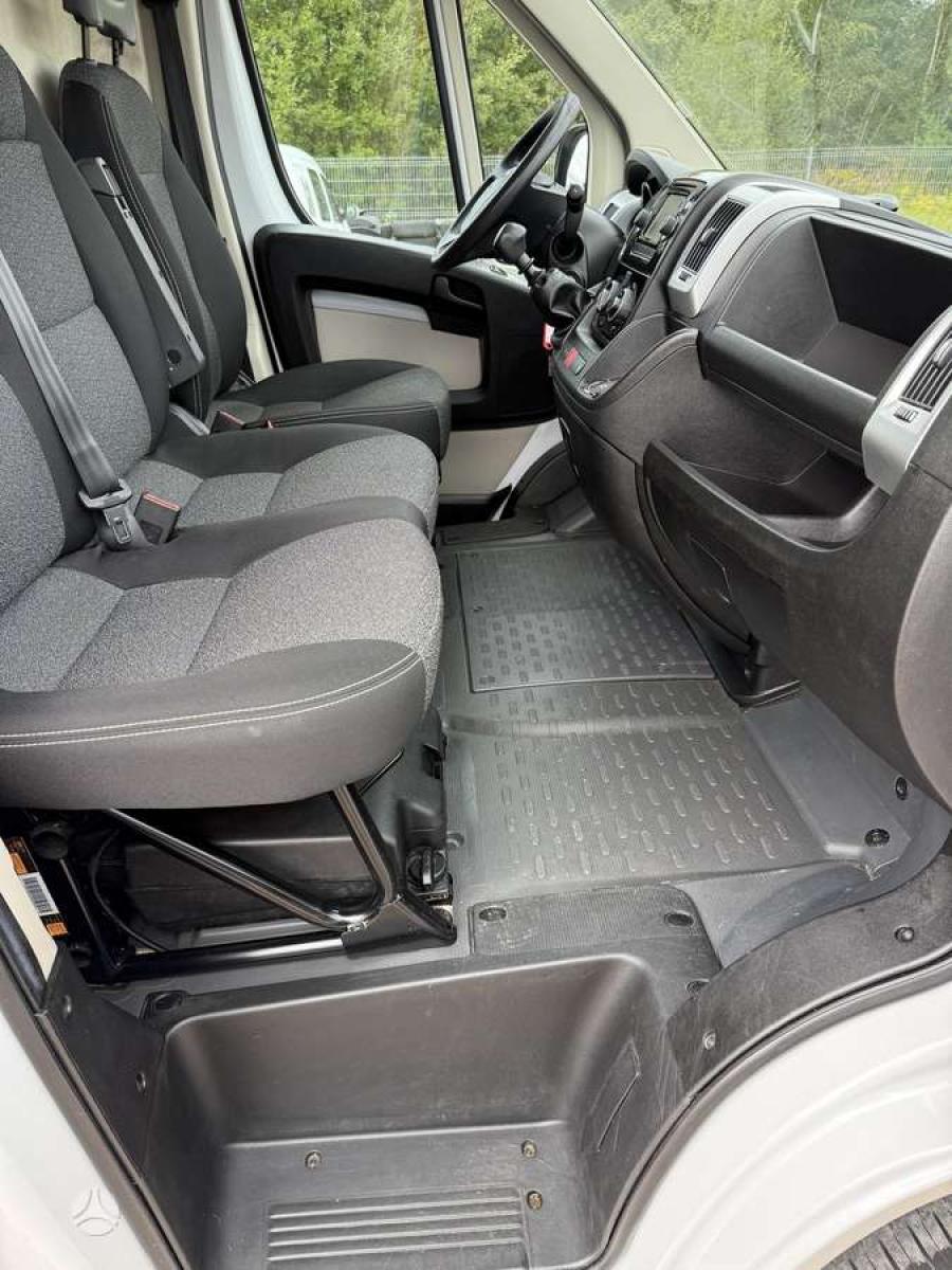 White Fiat Ducato 2018 in Vilnius, with an engine capacity of 2.30 L and mileage of 383 thousand km for 9900 €, photo 19 on AUTOMOTO.COM.LV