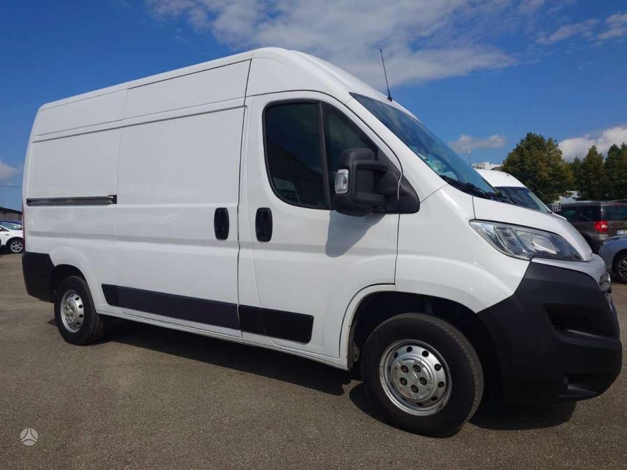 White Fiat Ducato 2018 in Taurage, with an engine capacity of 2.30 L and mileage of 190 thousand km for 10285 €, photo 1 on AUTOMOTO.COM.LV