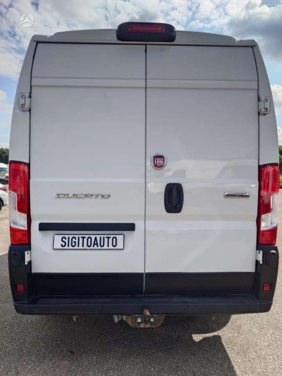 White Fiat Ducato 2018 in Taurage, with an engine capacity of 2.30 L and mileage of 190 thousand km for 10285 €, photo 5 on AUTOMOTO.COM.LV