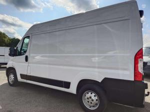 White Fiat Ducato 2018 in Taurage, with an engine capacity of 2.30 L and mileage of 190 thousand km for 10285 €, photo 6 on AUTOMOTO.COM.LV