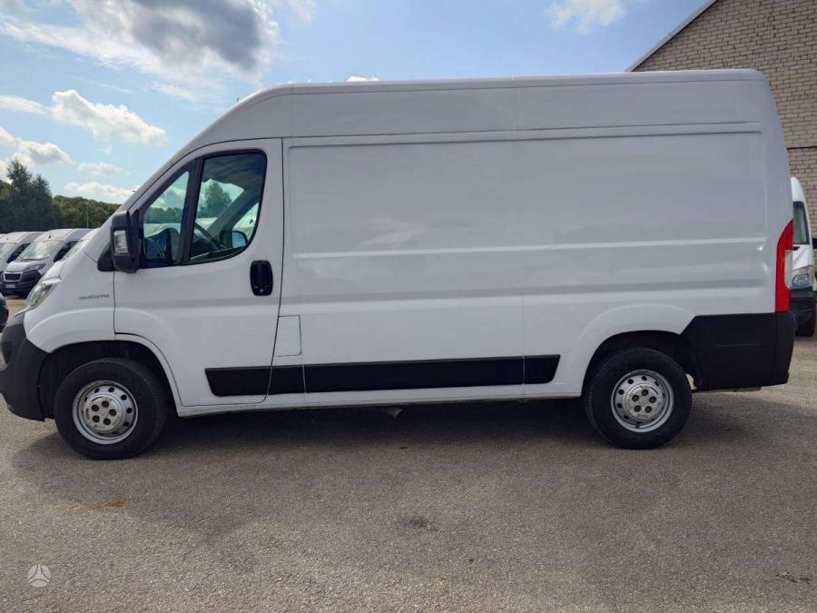 White Fiat Ducato 2018 in Taurage, with an engine capacity of 2.30 L and mileage of 190 thousand km for 10285 €, photo 7 on AUTOMOTO.COM.LV