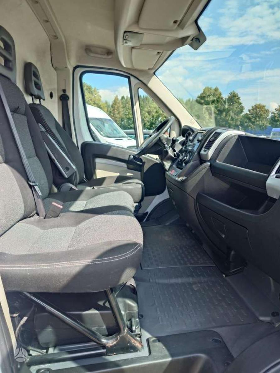 White Fiat Ducato 2018 in Taurage, with an engine capacity of 2.30 L and mileage of 190 thousand km for 10285 €, photo 11 on AUTOMOTO.COM.LV