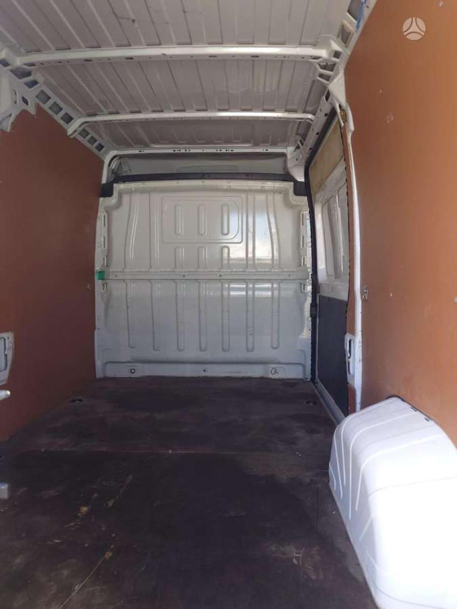 White Fiat Ducato 2018 in Taurage, with an engine capacity of 2.30 L and mileage of 190 thousand km for 10285 €, photo 12 on AUTOMOTO.COM.LV