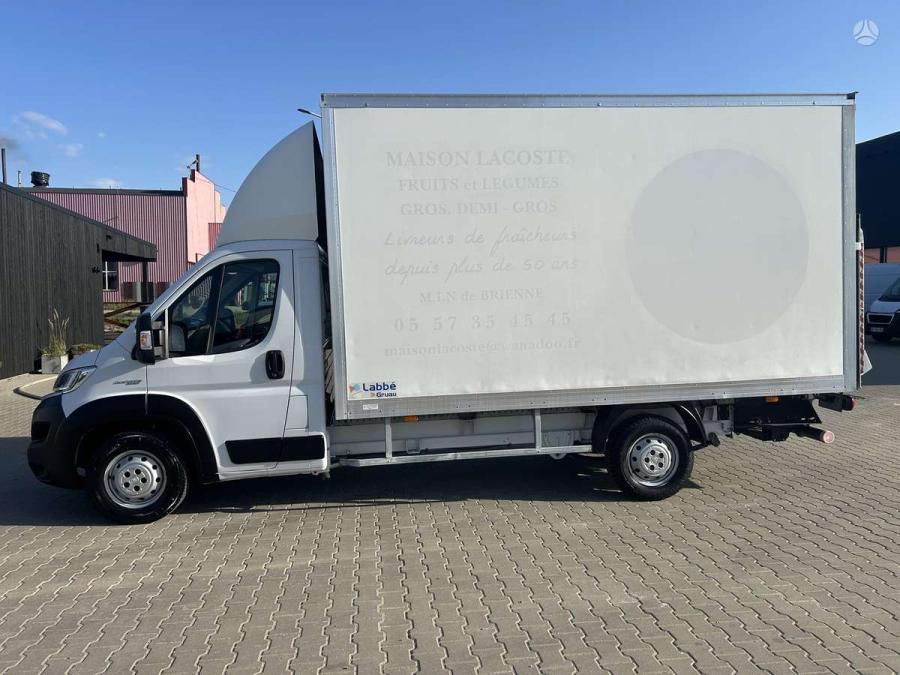 White Fiat Ducato 2018 in Kaunas, with an engine capacity of 2.30 L and mileage of 228 thousand km for 12500 €, photo 3 on AUTOMOTO.COM.LV