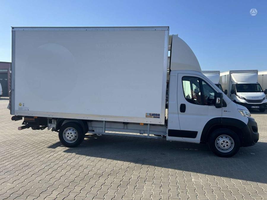 White Fiat Ducato 2018 in Kaunas, with an engine capacity of 2.30 L and mileage of 228 thousand km for 12500 €, photo 5 on AUTOMOTO.COM.LV