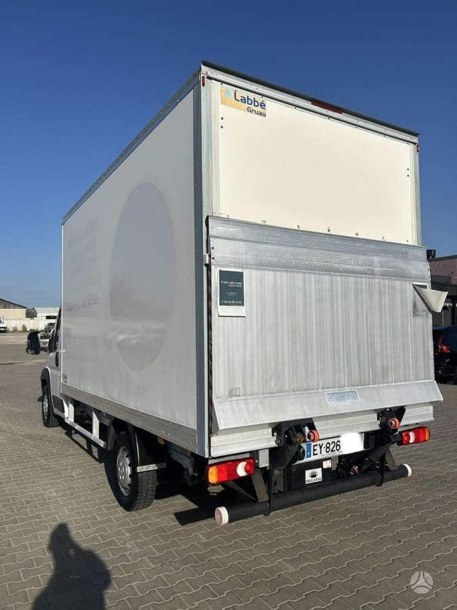 White Fiat Ducato 2018 in Kaunas, with an engine capacity of 2.30 L and mileage of 228 thousand km for 12500 €, photo 7 on AUTOMOTO.COM.LV