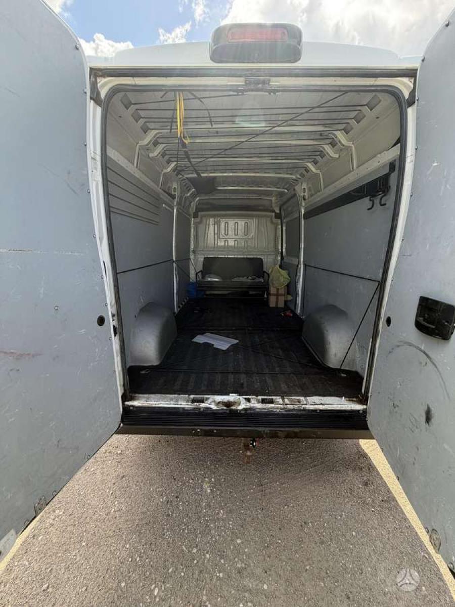 White Fiat Ducato 2019 in Panevezys, with an engine capacity of 2.30 L and mileage of 161 thousand km for 9800 €, photo 13 on AUTOMOTO.COM.LV