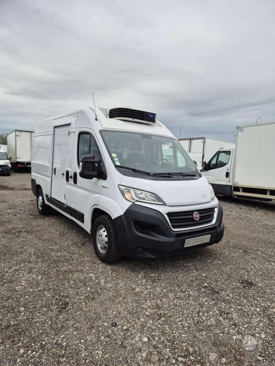 White Fiat Ducato 2019 in Kaunas, with an engine capacity of 2.30 L and mileage of 450 thousand km for 5980 €, photo 4 on AUTOMOTO.COM.LV
