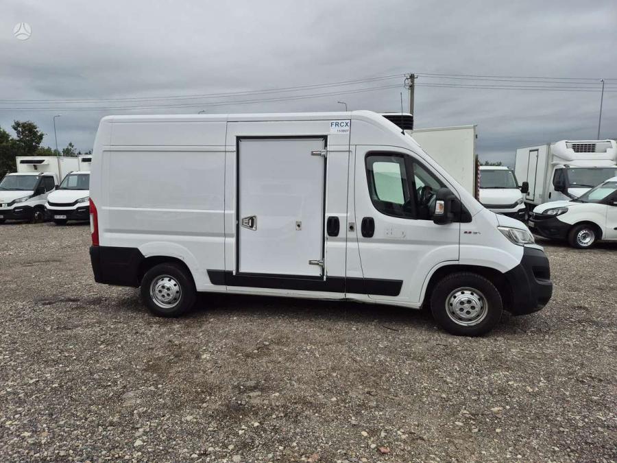 White Fiat Ducato 2019 in Kaunas, with an engine capacity of 2.30 L and mileage of 450 thousand km for 5980 €, photo 5 on AUTOMOTO.COM.LV