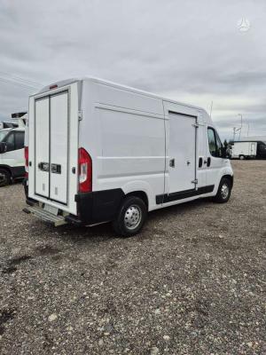 White Fiat Ducato 2019 in Kaunas, with an engine capacity of 2.30 L and mileage of 450 thousand km for 5980 €, photo 6 on AUTOMOTO.COM.LV