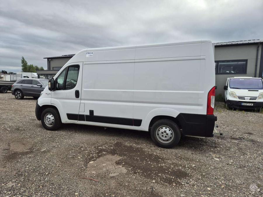 White Fiat Ducato 2019 in Kaunas, with an engine capacity of 2.30 L and mileage of 450 thousand km for 5980 €, photo 8 on AUTOMOTO.COM.LV
