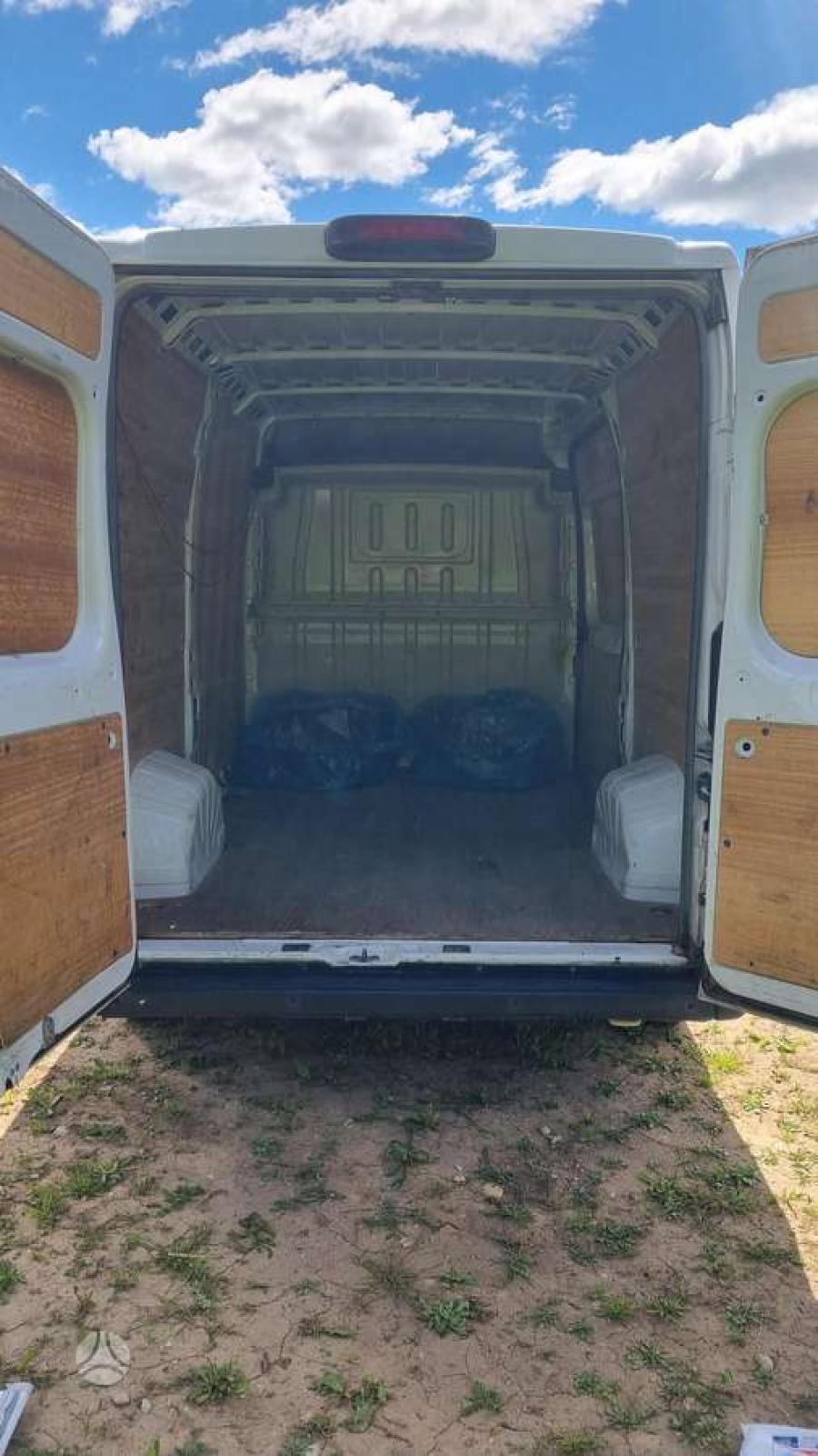 White Fiat Ducato 2019 in Panevezys, with an engine capacity of 2.30 L and mileage of 136 thousand km for 11000 €, photo 7 on AUTOMOTO.COM.LV