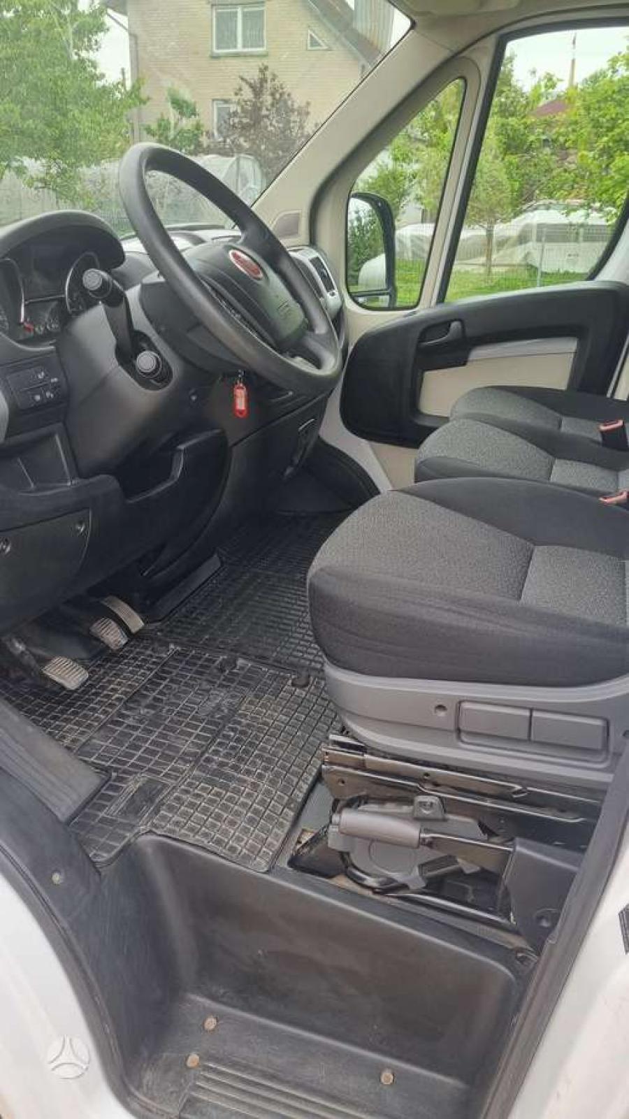 White Fiat Ducato 2019 in Panevezys, with an engine capacity of 2.30 L and mileage of 136 thousand km for 11000 €, photo 11 on AUTOMOTO.COM.LV