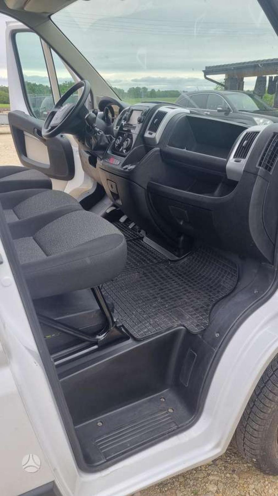 White Fiat Ducato 2019 in Panevezys, with an engine capacity of 2.30 L and mileage of 136 thousand km for 11000 €, photo 12 on AUTOMOTO.COM.LV