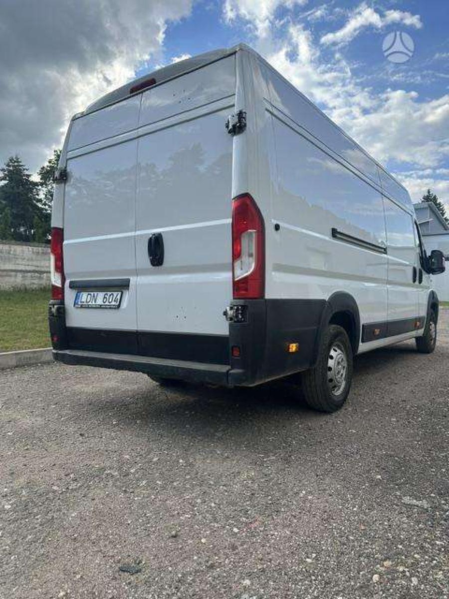 White Fiat Ducato 2019 in Alytus, with an engine capacity of 2.29 L and mileage of 258 thousand km for 9750 €, photo 5 on AUTOMOTO.COM.LV