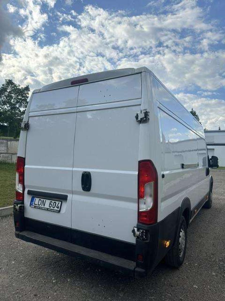 White Fiat Ducato 2019 in Alytus, with an engine capacity of 2.29 L and mileage of 258 thousand km for 9750 €, photo 9 on AUTOMOTO.COM.LV