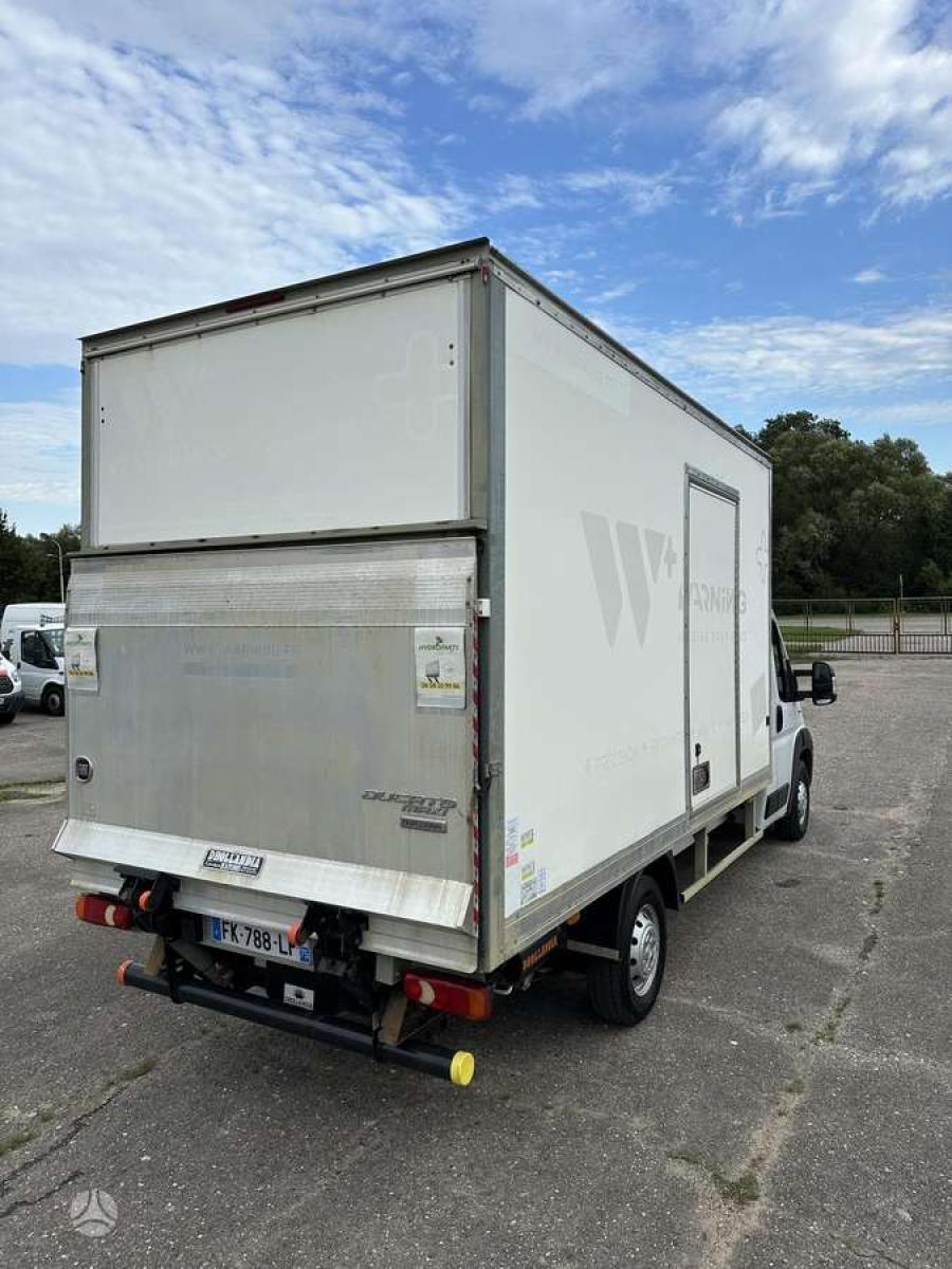 White Fiat Ducato 2019 in Taurage, with an engine capacity of 2.29 L and mileage of 307 thousand km for 11500 €, photo 6 on AUTOMOTO.COM.LV